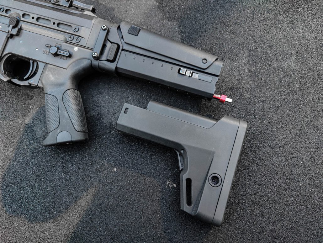 DE-Airsoft UTR45 M917 - A Techy Look inside | New budget AEG KING?